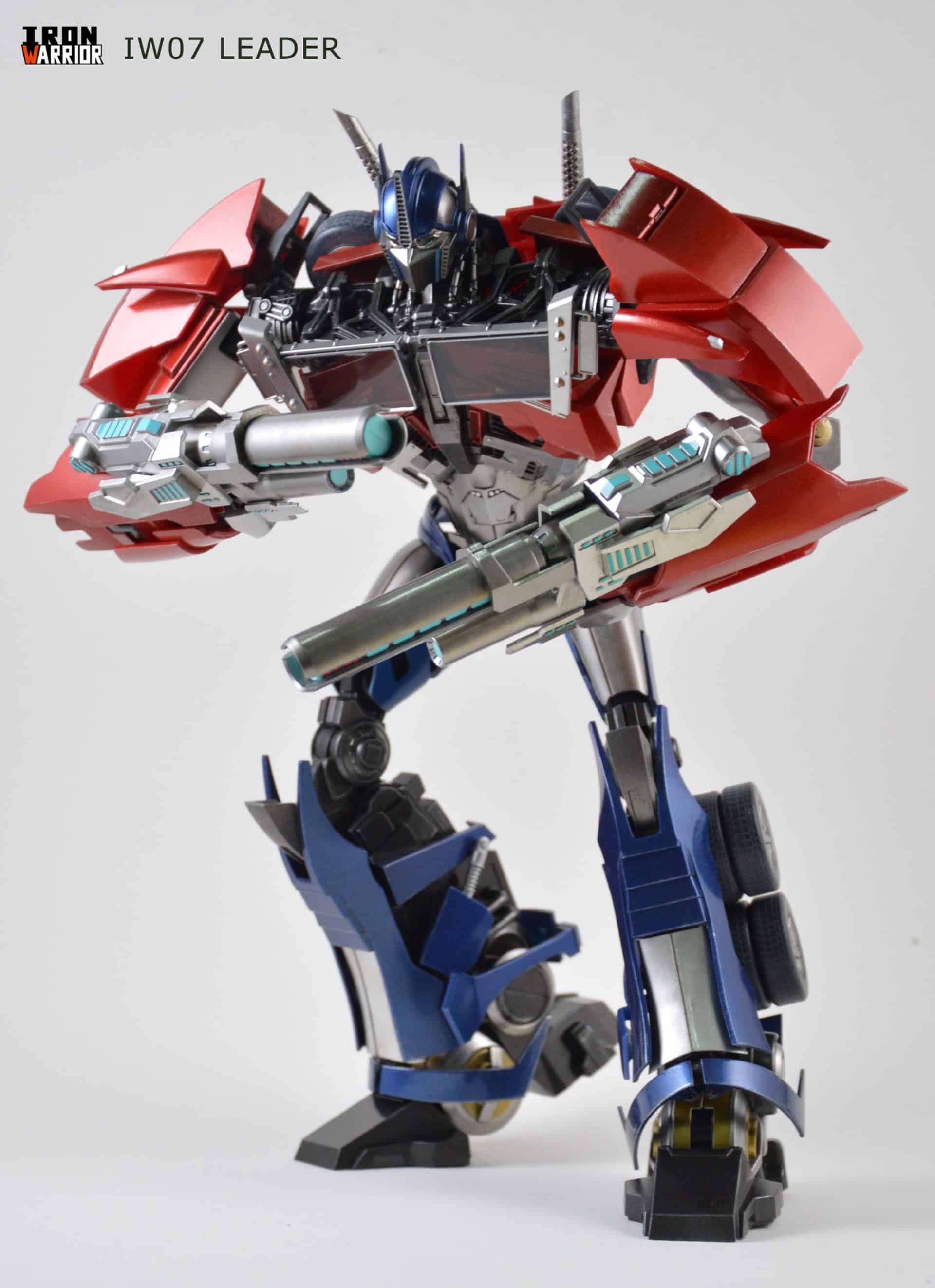 Iron Warrior - IW-07 : Leader (DLX Optimus TFP) | IACON STORE