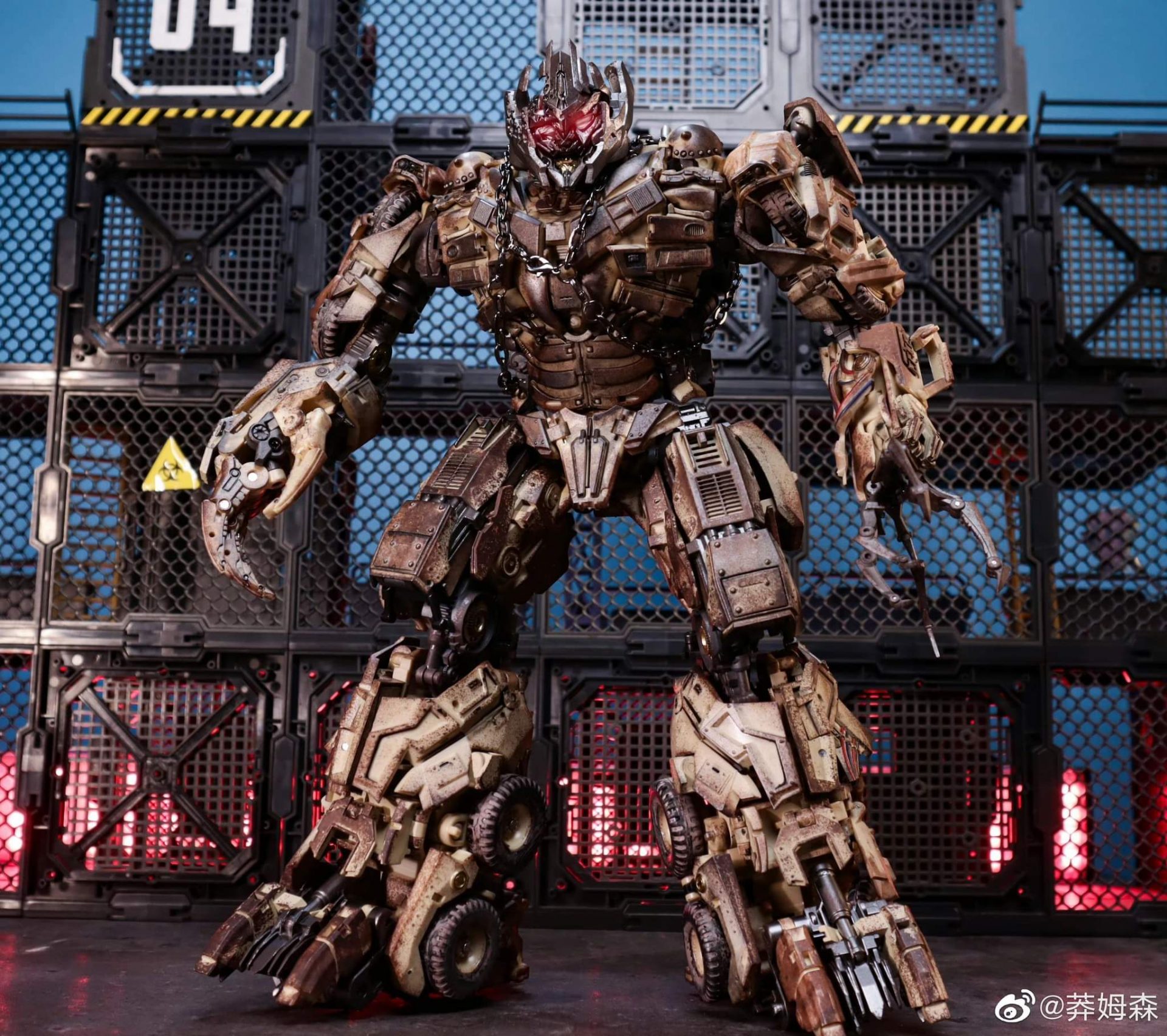 Unique Toys - UT R-05 Desperado (Desert Version) | IACON STORE