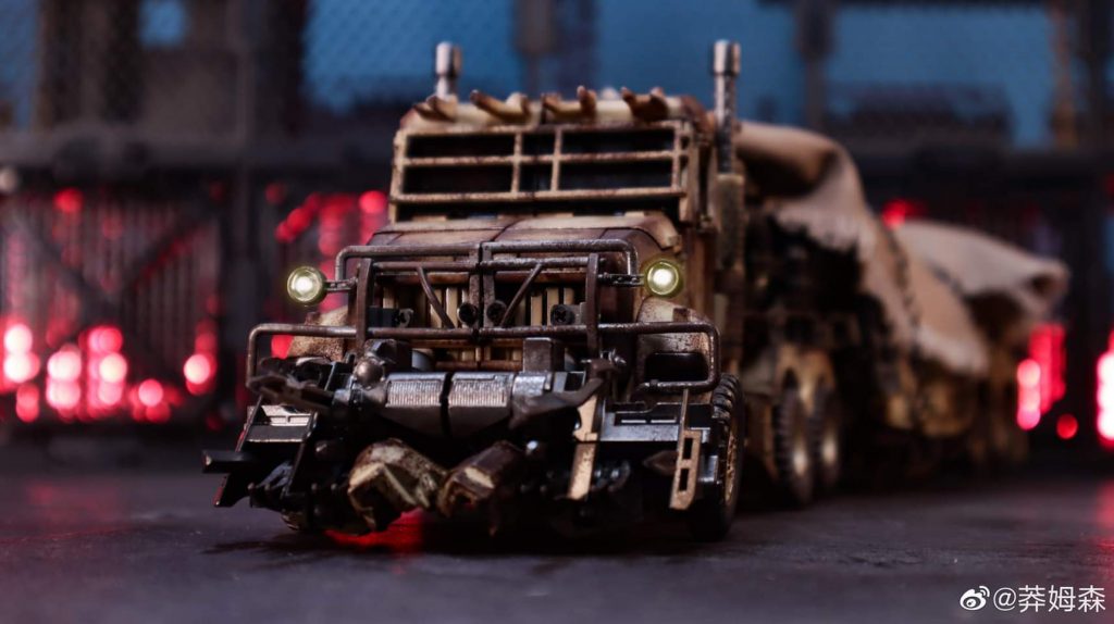 Unique Toys - UT R-05 Desperado (Desert Version) | IACON STORE